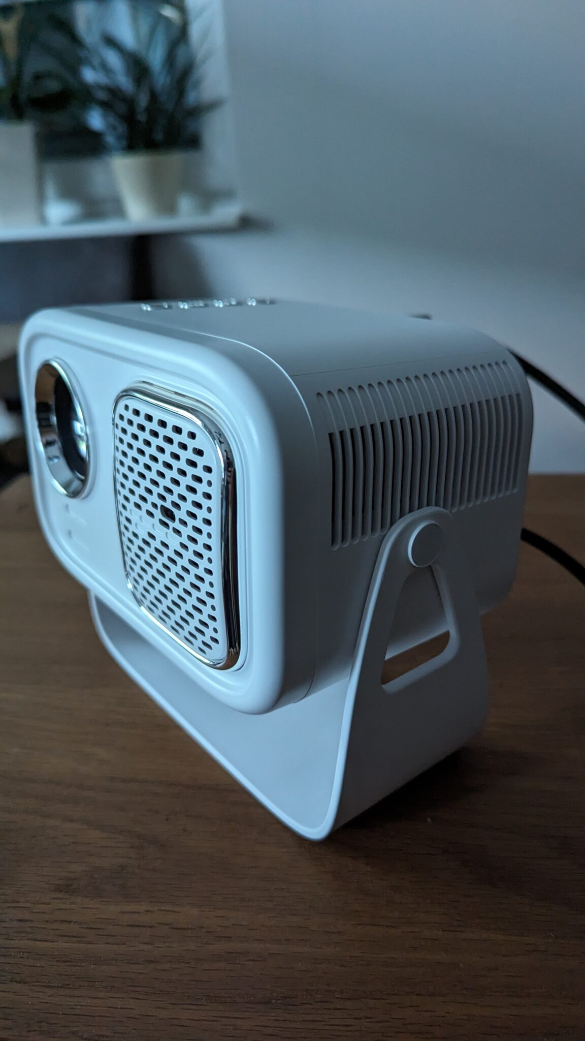 Eroshoo P28A Mini Beamer im Test für dein Heimkino - freitest.de